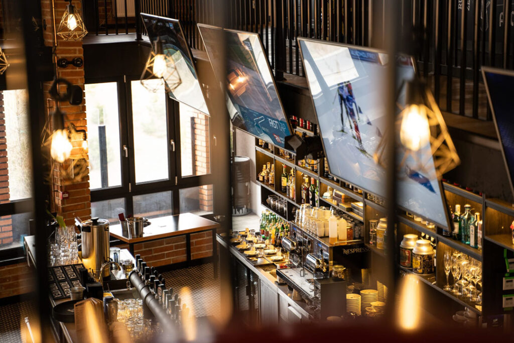 Reštaurácia a pub - Mamut Poprad
